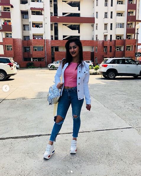 Divya Sharma Biography (Love School Season 3) | Wiki | Age | Height ...