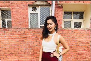 Divya Sharma Biography (Love School Season 3) | Wiki | Age | Height ...