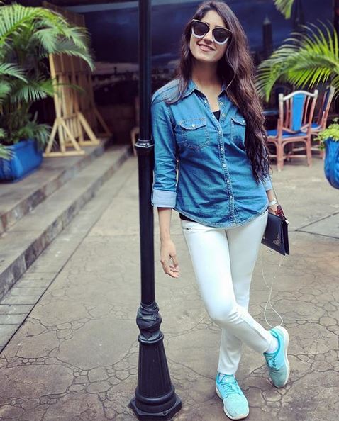 Pratibha Singh Baghel Biography (Singer) | Wiki | Age | Height | Affairs